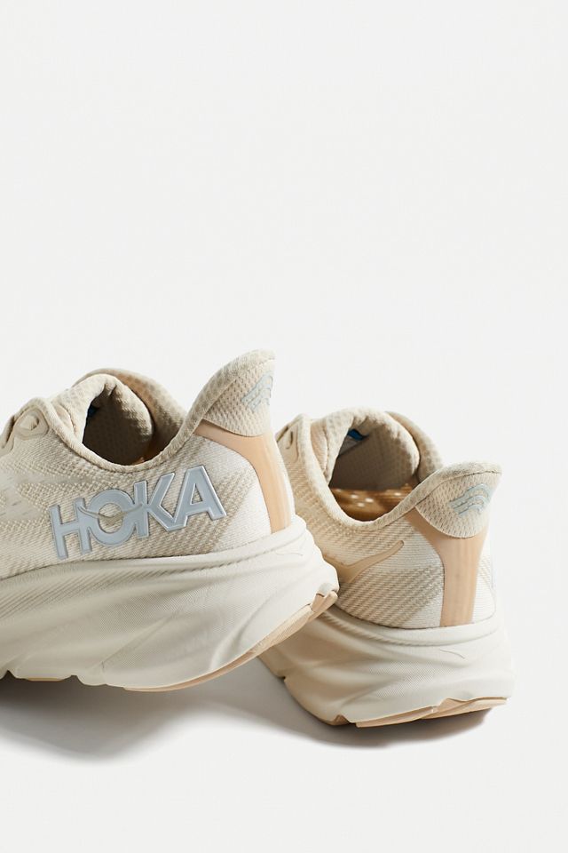 HOKA Clifton 8 Sand Trainers | Urban Outfitters DE