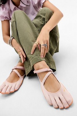 Vibram Pink FiveFingers V-Soul Shoes | Urban Outfitters UK