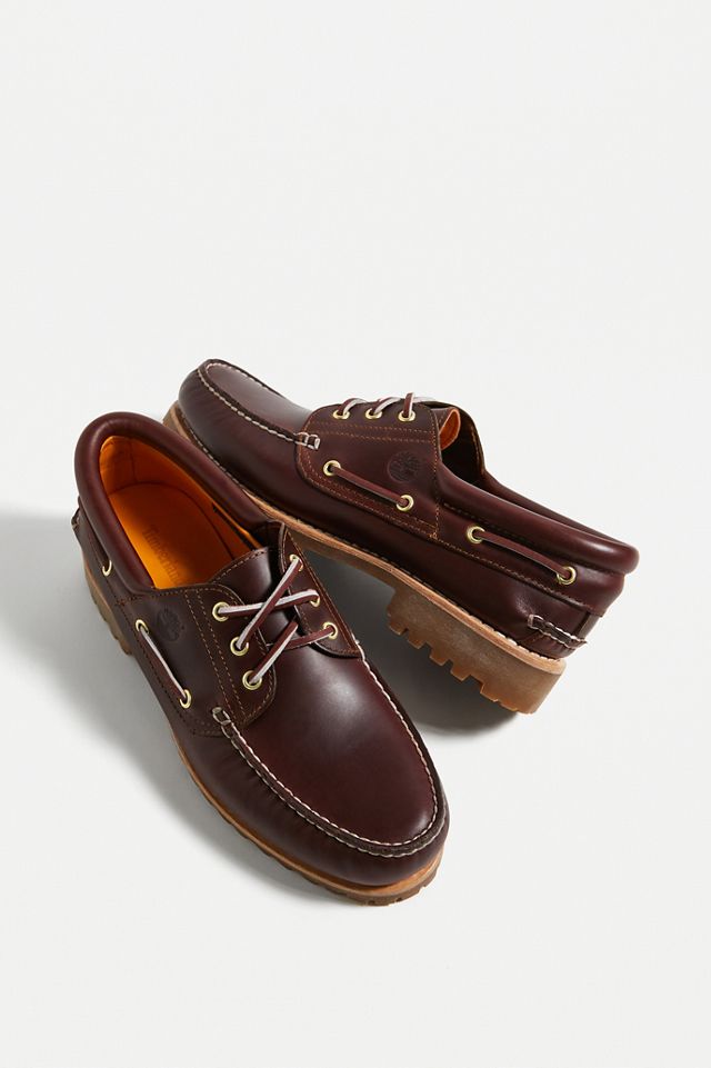 Timberland Borgoña Authentic 3-Eyelet Lug Boat Shoes | Urban Outfitters ES