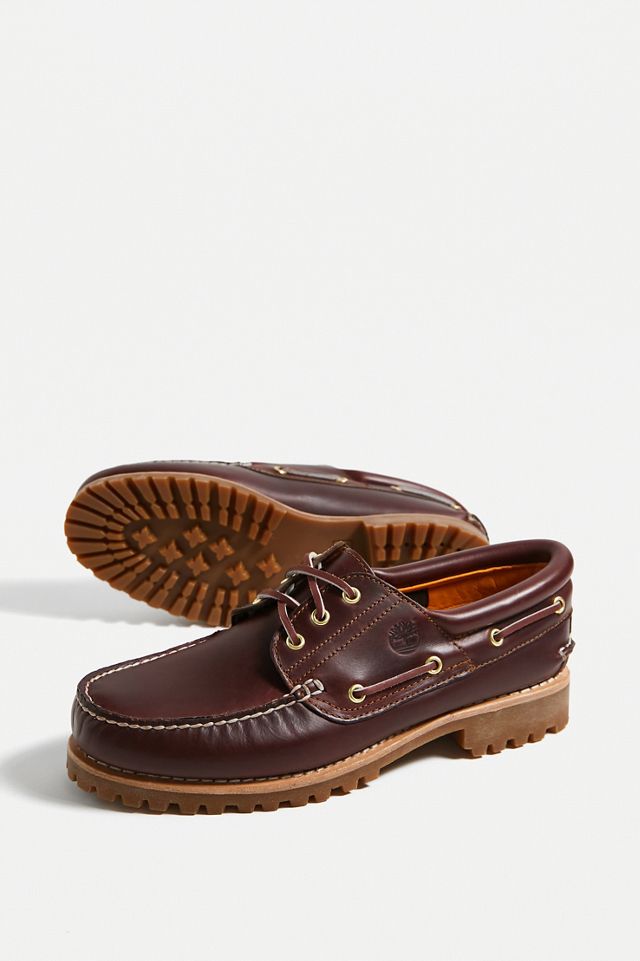 Timberland Borgoña Authentic 3-Eyelet Lug Boat Shoes | Urban Outfitters ES
