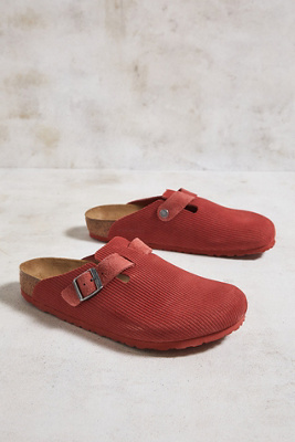 Birkenstock – Cord-Clogs „Boston“ in Rot | Urban Outfitters DE