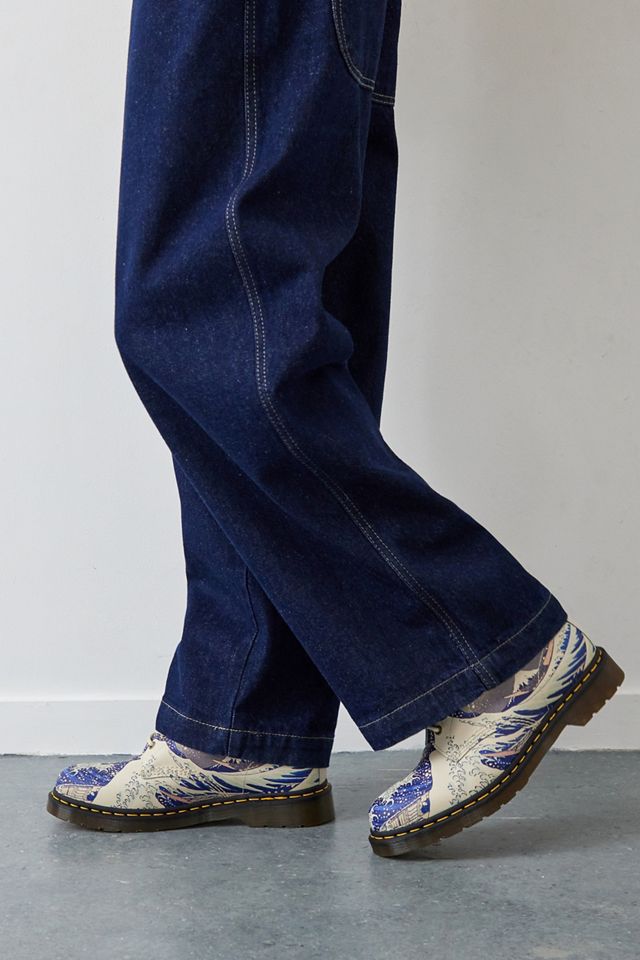 Dr. Martens x The Met 1460 The Great Wave Boots | Urban Outfitters UK