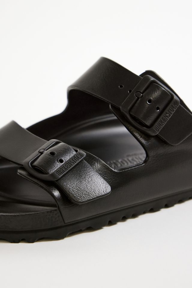 Sandalias Birkenstock Arizona EVA Negras | Urban Outfitters ES