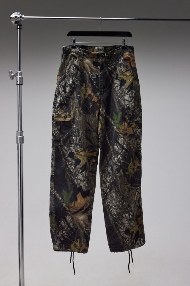 Urban Renewal One-Of-A-Kind Realtree Cargo Pants | Urban Outfitters UK