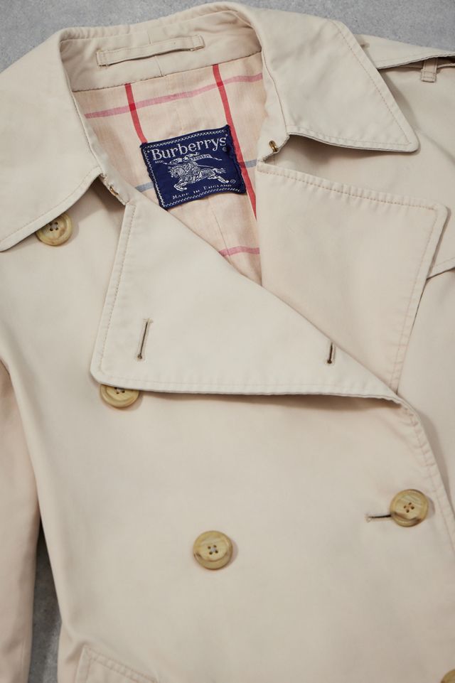 Urban Renewal One-Of-A-Kind Burberry Mac Coat | Urban Outfitters UK