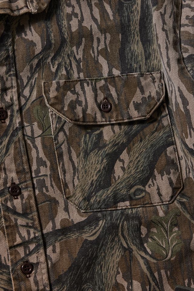 Urban Renewal One-Of-A-Kind Realtree Shirt | Urban Outfitters UK