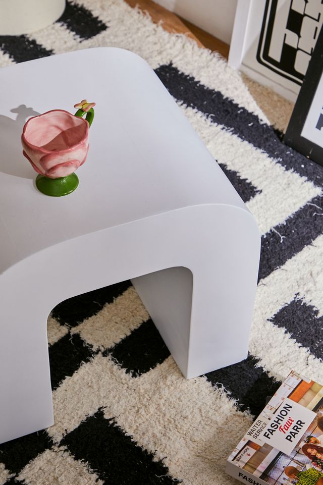 Juliette Side Table | Urban Outfitters DE