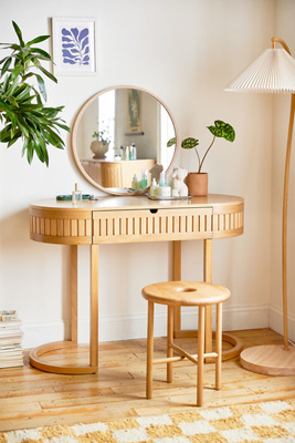 Juliette Dressing Table | Urban Outfitters UK