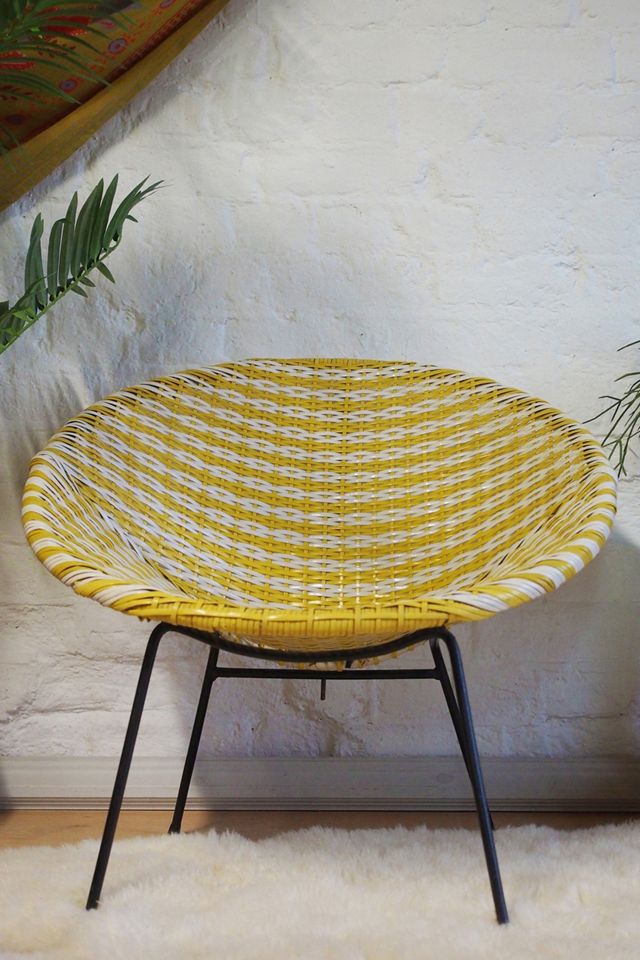 Urban Renewal Vintage 1960s Natural Satellite Chair | Urban Outfitters UK