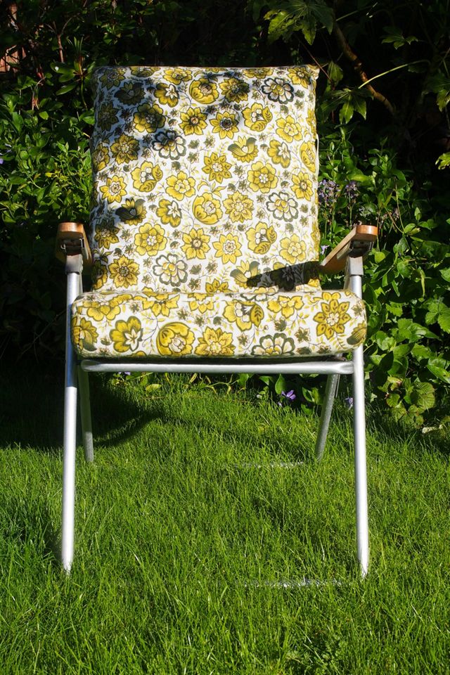 Urban Renewal Vintage Floral Cushioned Recliner Chair | Urban Outfitters UK