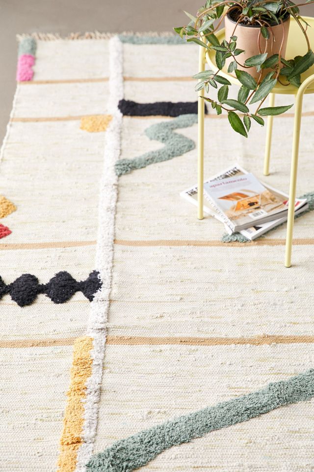 Quinton Tufted 5x7 Rug | Urban Outfitters UK