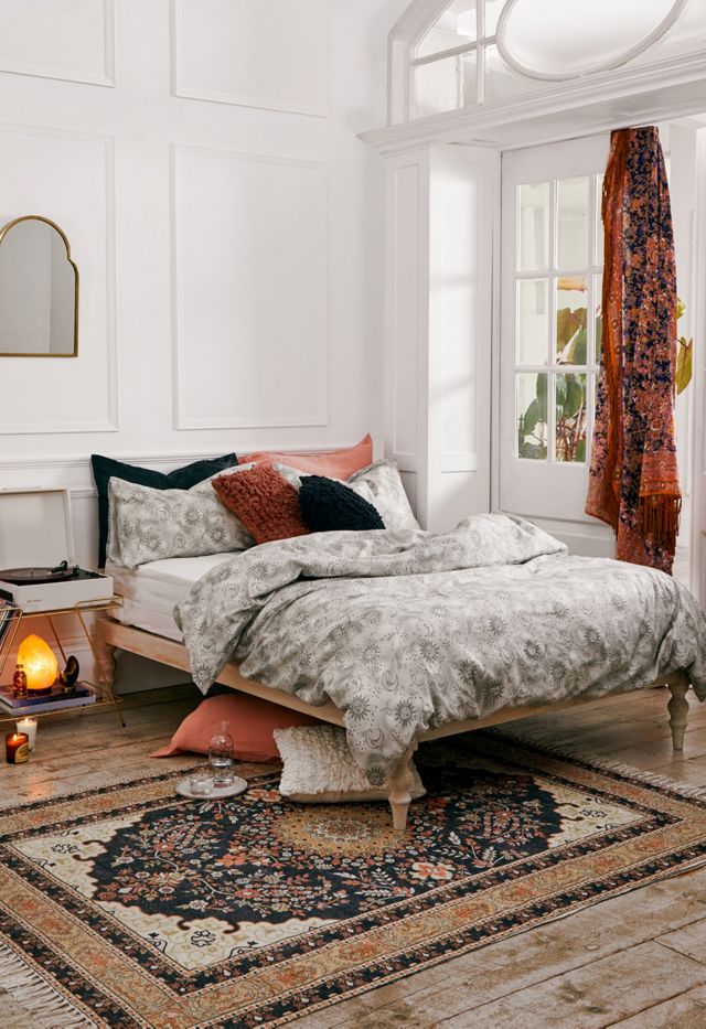 Ivy 5x7 Rug | Urban Outfitters UK