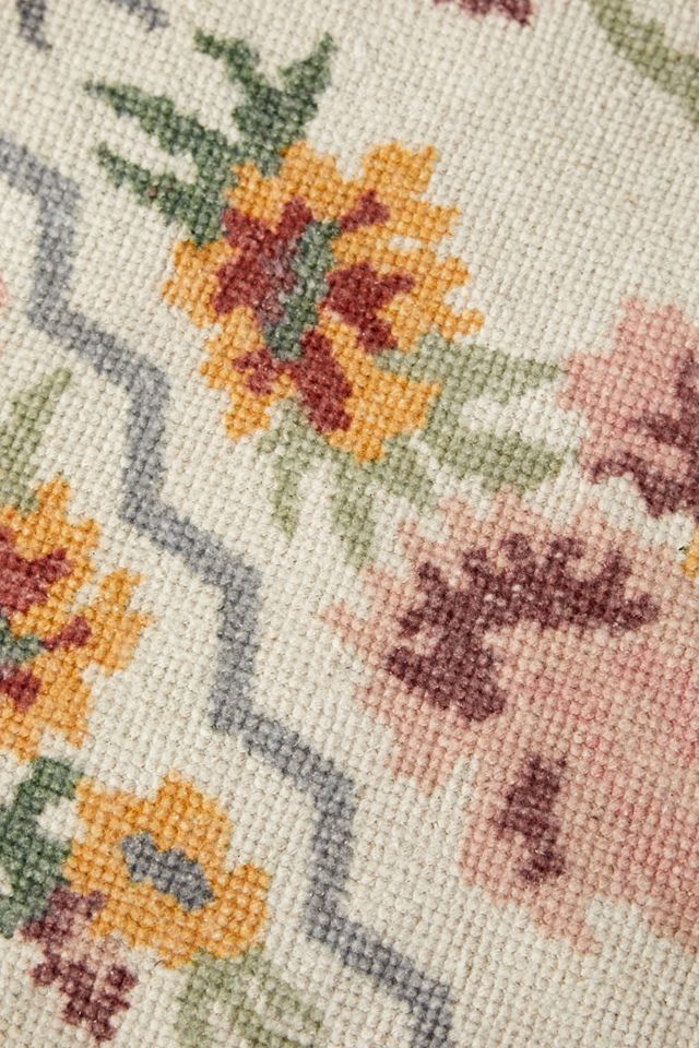 Willow Floral 3x5 Rug | Urban Outfitters UK