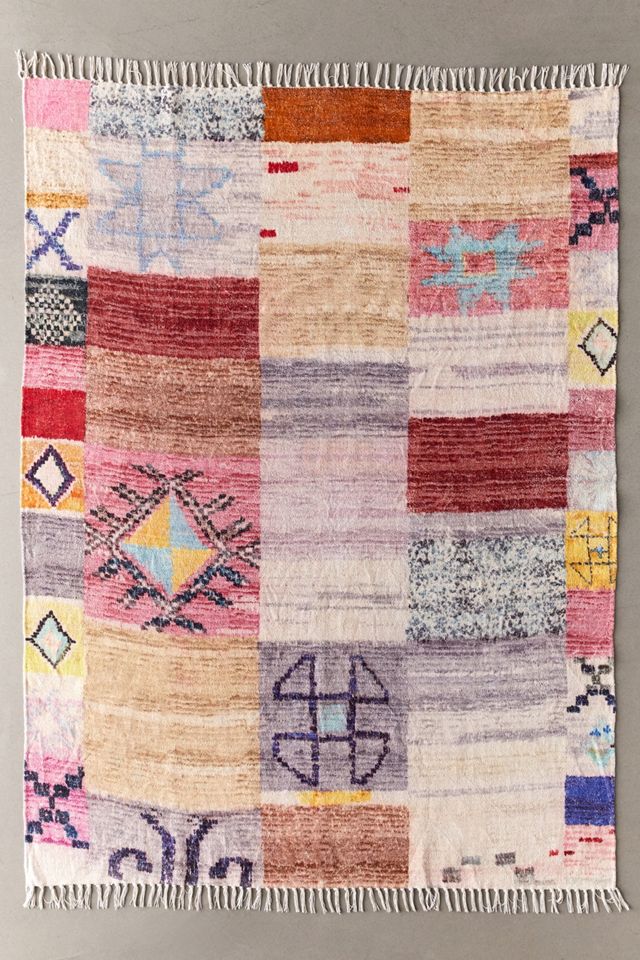 Cyra Pink Patchwork Chenille 5x7 Rug | Urban Outfitters UK