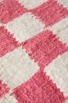 Tapis à damier rose 5x7 | Urban Outfitters FR