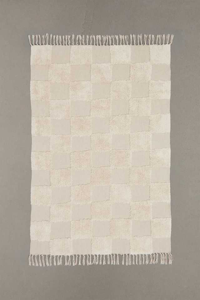 Checkerboard Hilow 3x5 Rug | Urban Outfitters UK