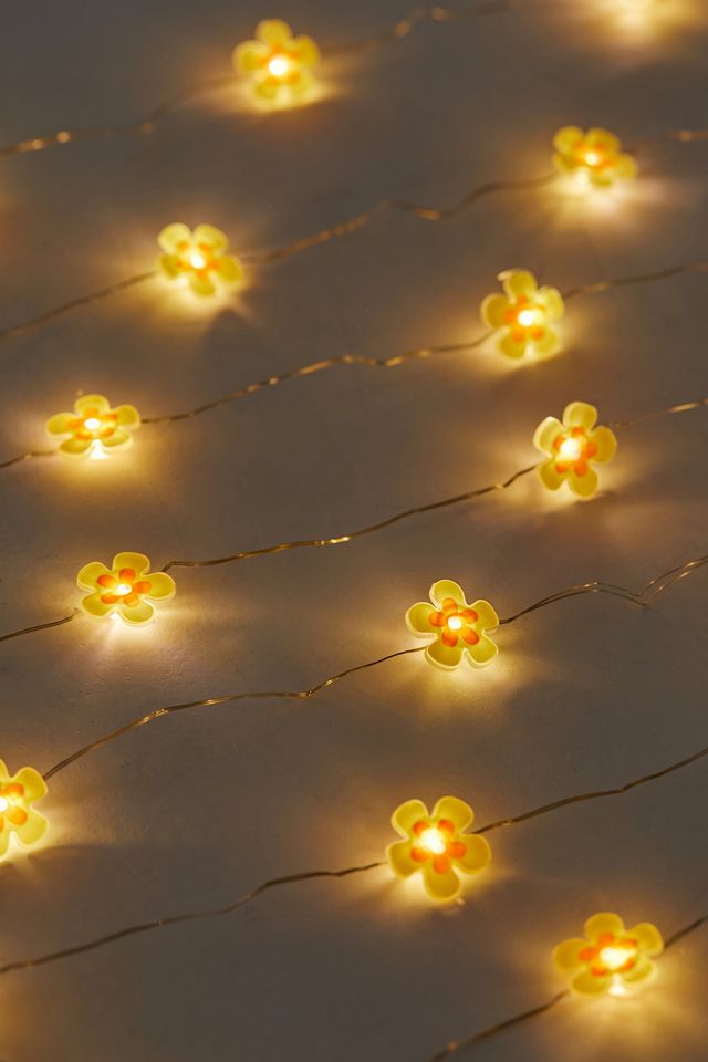 Daisy Icon Fairy Lights | Urban Outfitters UK