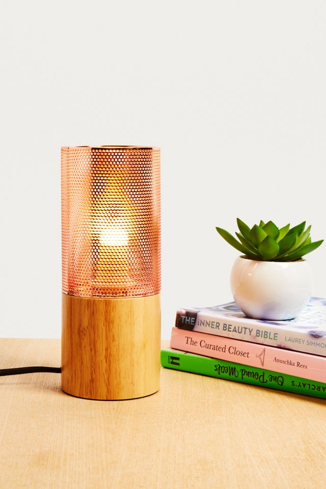 Copper Mesh + Wood Table Lamp | Urban Outfitters DE