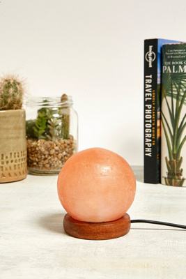 Spherical USB Himalayan Salt Lamp | Urban Outfitters UK