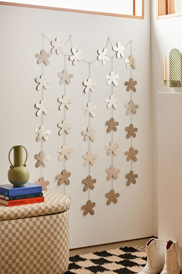 Large Daisy Chain Wall Hanging | Urban Outfitters UK