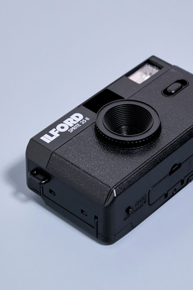 Ilford Sprite 35-II Negro 35mm Cámara de película | Urban Outfitters ES