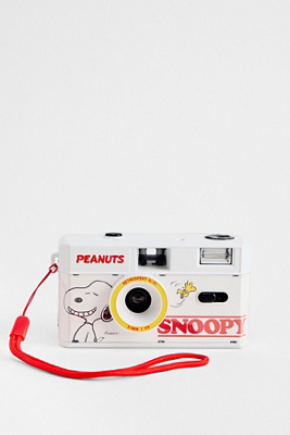 Retrospekt Snoopy FC-11 35mm Film Camera | Urban Outfitters UK