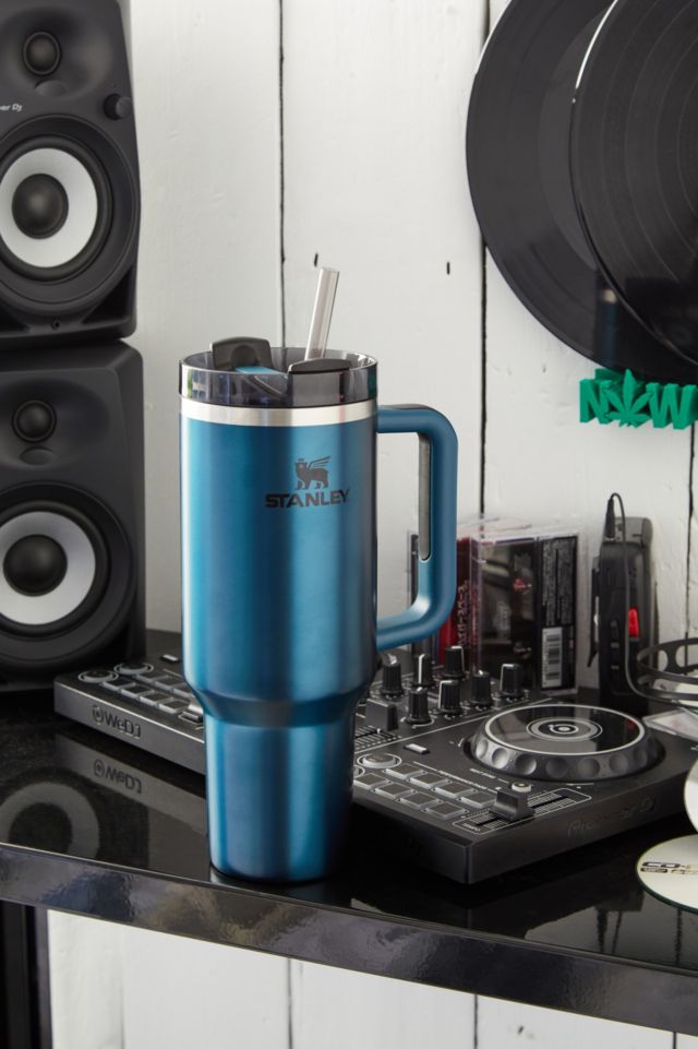 Vaso Stanley Balsam Glow Quencher H2.0 Flowstate 1.2L | Urban Outfitters ES