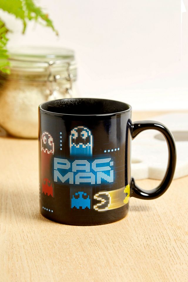 Pac-Man Heat Changing Mug | Urban Outfitters UK