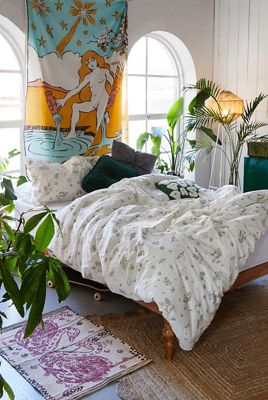 Bedding Sets, Duvet Covers, Bed Sheets, Cushions & Throws | Urban Outfitters UK