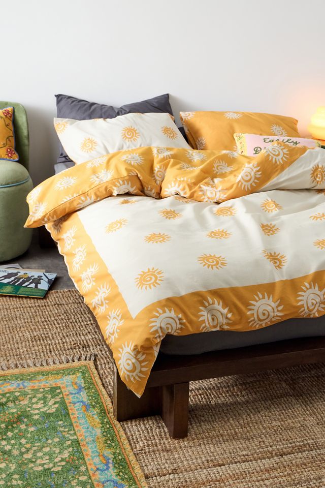 Sunshine Reversible Duvet Set | Urban Outfitters UK