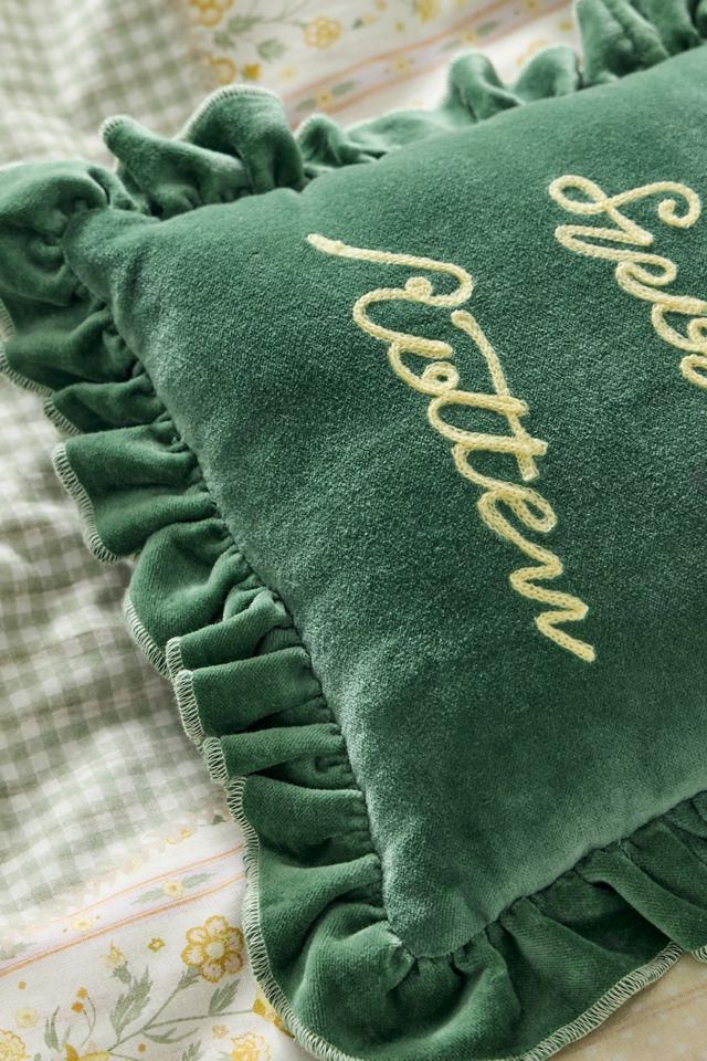 Cojín Mini Spoilt Rotten | Urban Outfitters ES