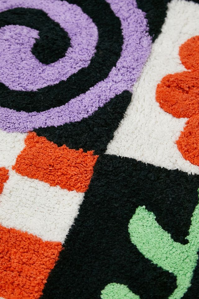 Checkerboard Doodle Tufted Bath Mat | Urban Outfitters UK