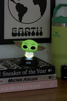 Lumière bébé Yoda | Urban Outfitters FR