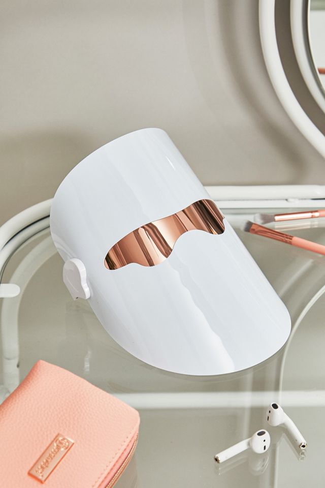 Luxe + Willow Illumi Light Therapy Mask | Urban Outfitters UK