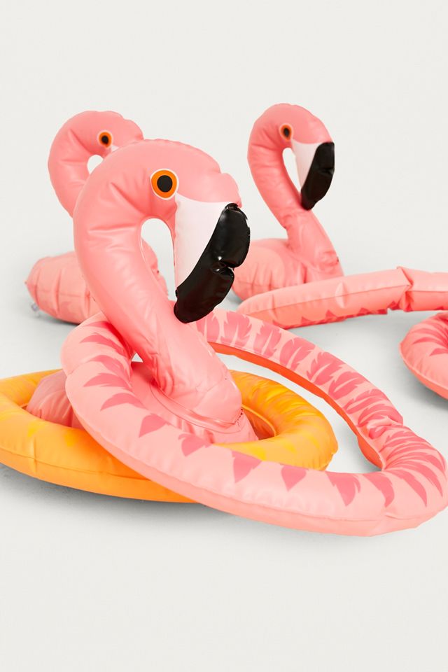 Sunnylife Flamingo Ring Toss Pool Float Game | Urban Outfitters DE