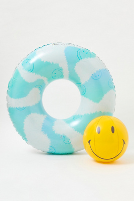 SUNNYLiFE X Smiley 50th Anniversary Inflatable Pool Ring & Ball | Urban ...