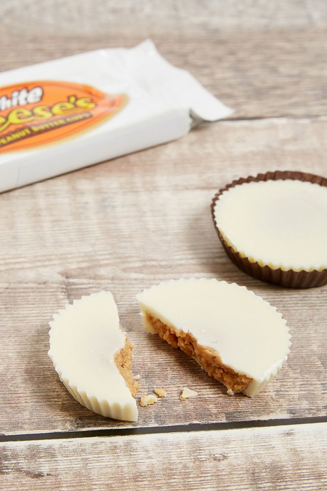 Reese’s White Chocolate Peanut Butter Cups | Urban Outfitters UK