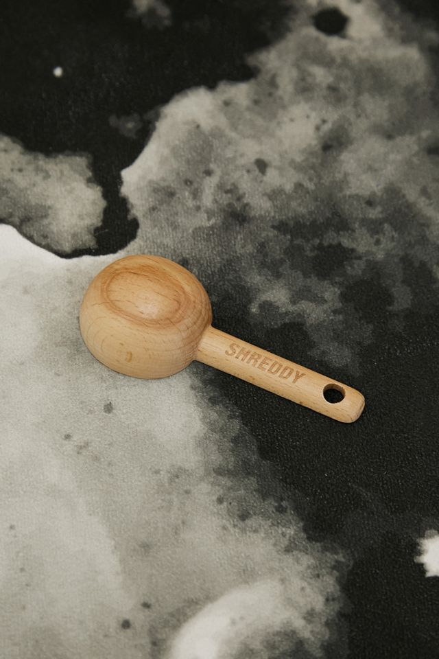 SHREDDY Supplement Scoop | Urban Outfitters UK