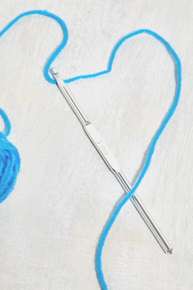 Wool And The Gang Crochet Hook 5mm | Urban Outfitters UK
