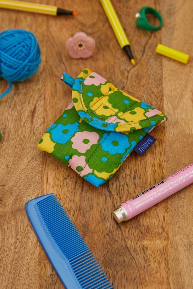 BAGGU 70s Flower AirBuds Case | Urban Outfitters UK