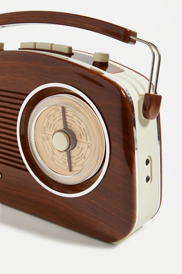 Steepletone Radio portátil Retro Wood Brighton | Urban Outfitters ES