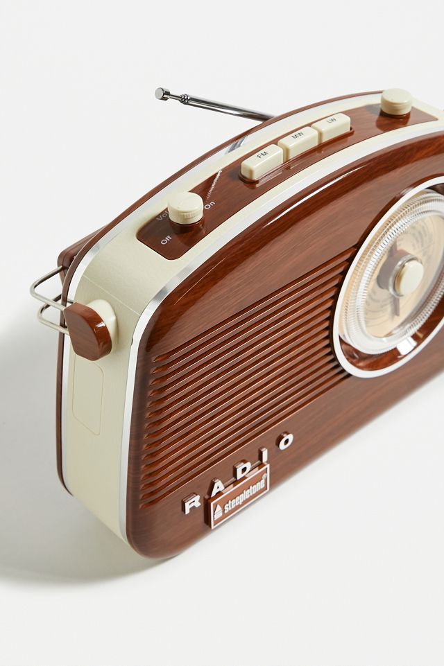 Steepletone Radio portátil Retro Wood Brighton | Urban Outfitters ES