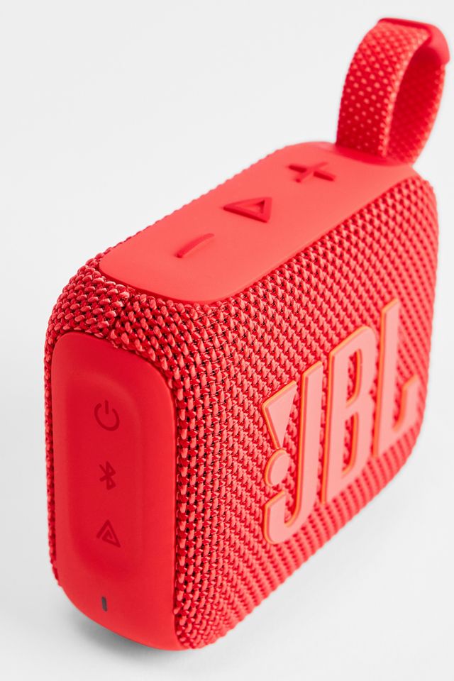 JBL Red Go 4 Portable Waterproof Speaker | Urban Outfitters ES