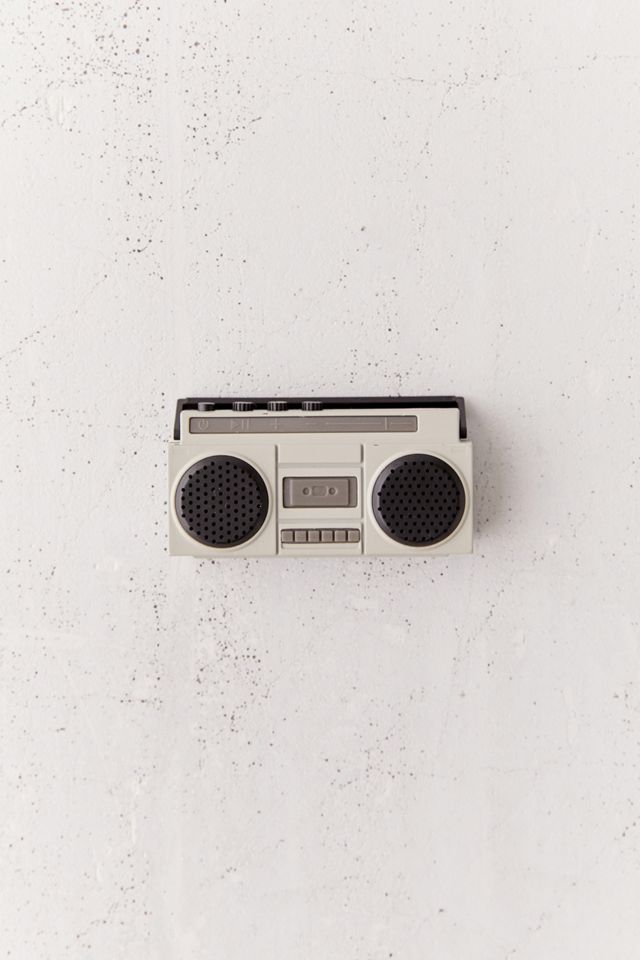 World's Smallest – Mini-Boombox mit Bluetooth | Urban Outfitters DE