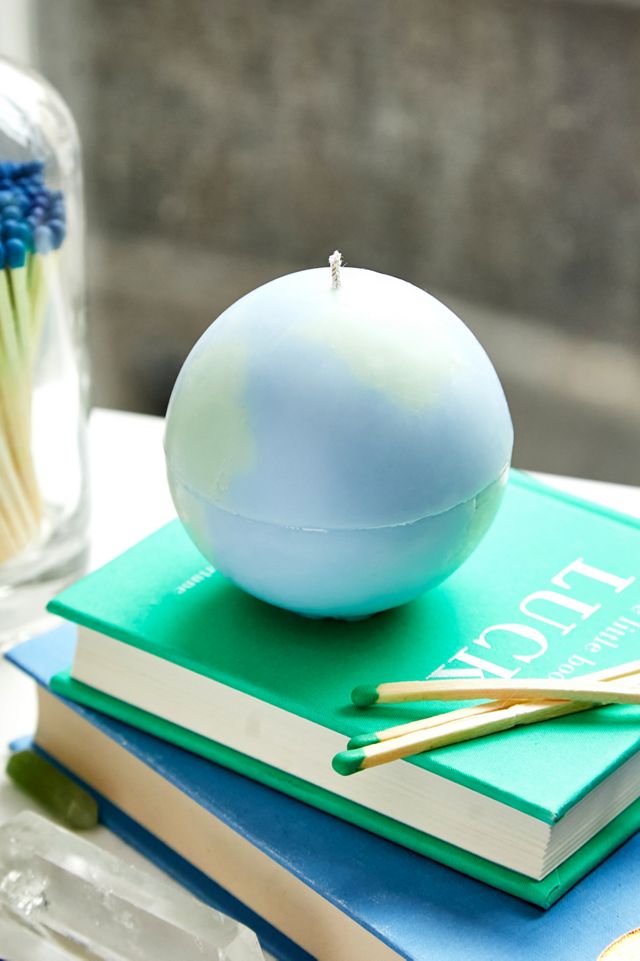 emone Earth Candle | Urban Outfitters UK
