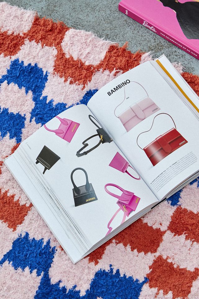 The Handbag Book: 400 Designer Bags That Changed Fashion | Urban ...