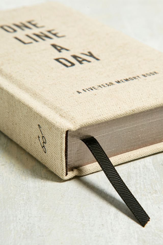 One Line a Day: A Five-Year Memory Journal By Nicola Ries Taggart ...