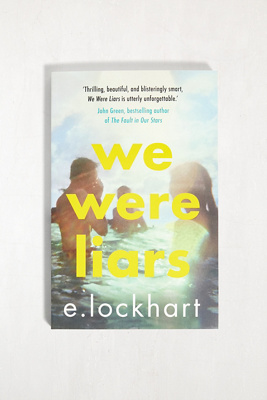 E. Lockhart – Buch „We Were Liars“ | Urban Outfitters DE