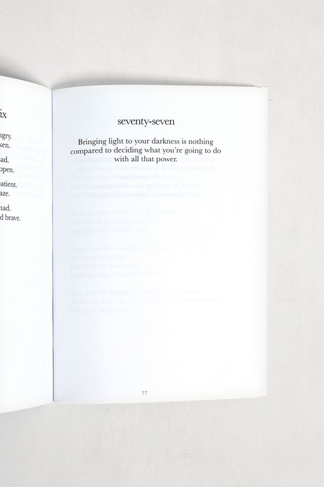 The She Book de Tanya Markul | Urban Outfitters FR