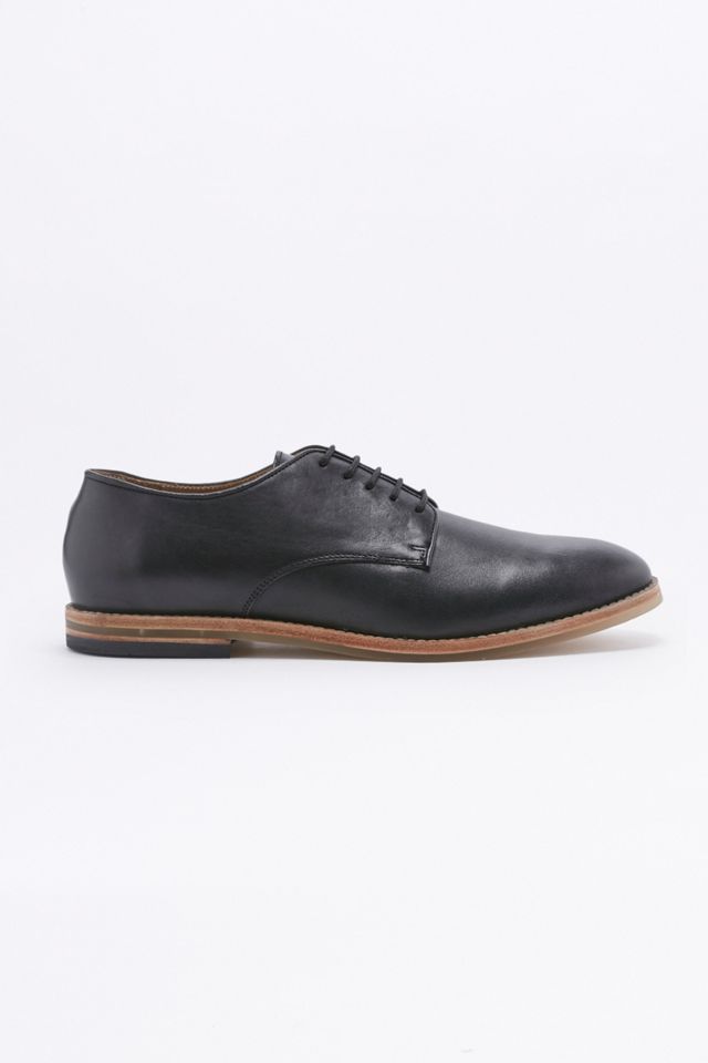 H by Hudson – Derby-Lederschuhe „Hadstone“ in Schwarz | Urban Outfitters DE
